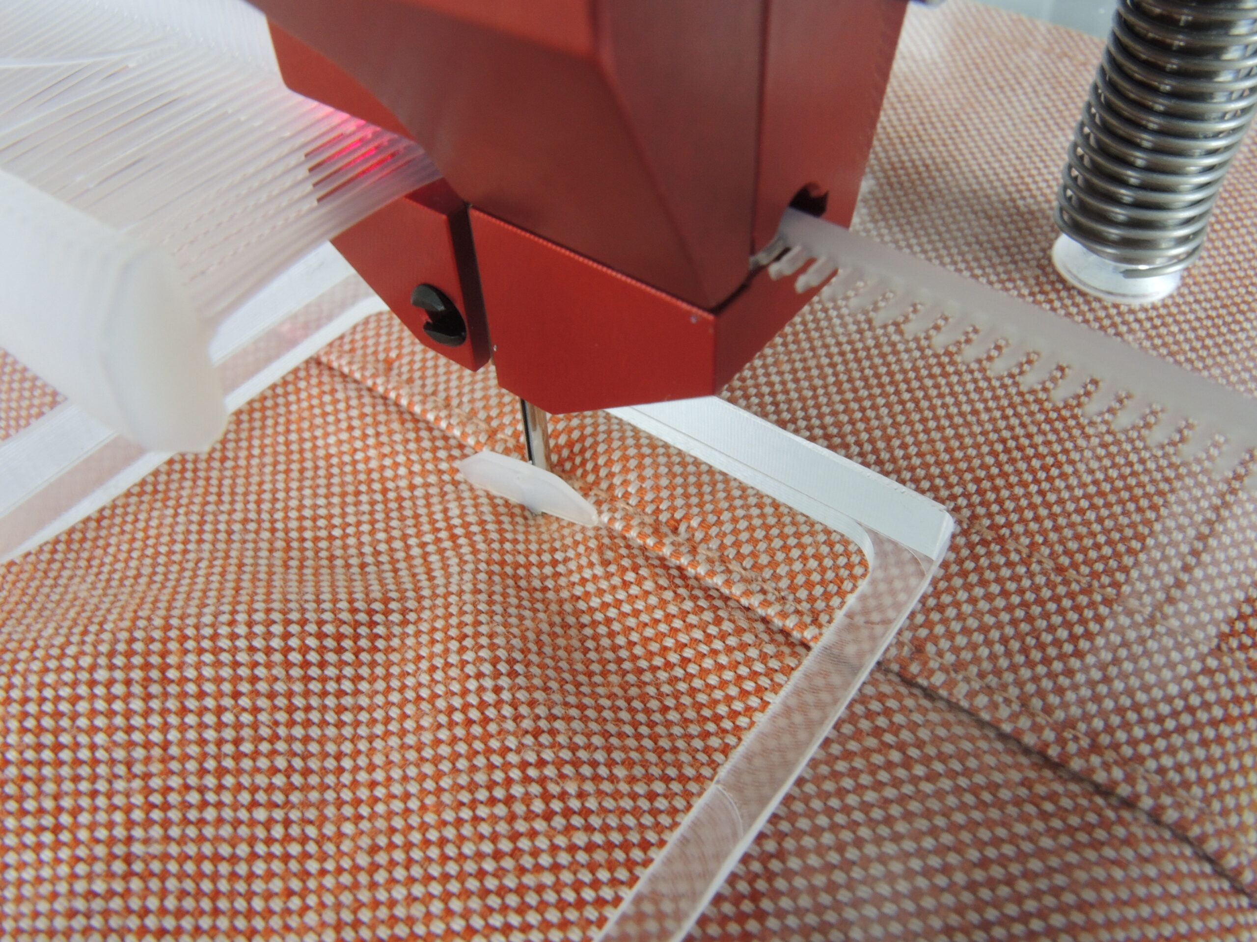 APPAREL TAGGING MACHINE - Tagson